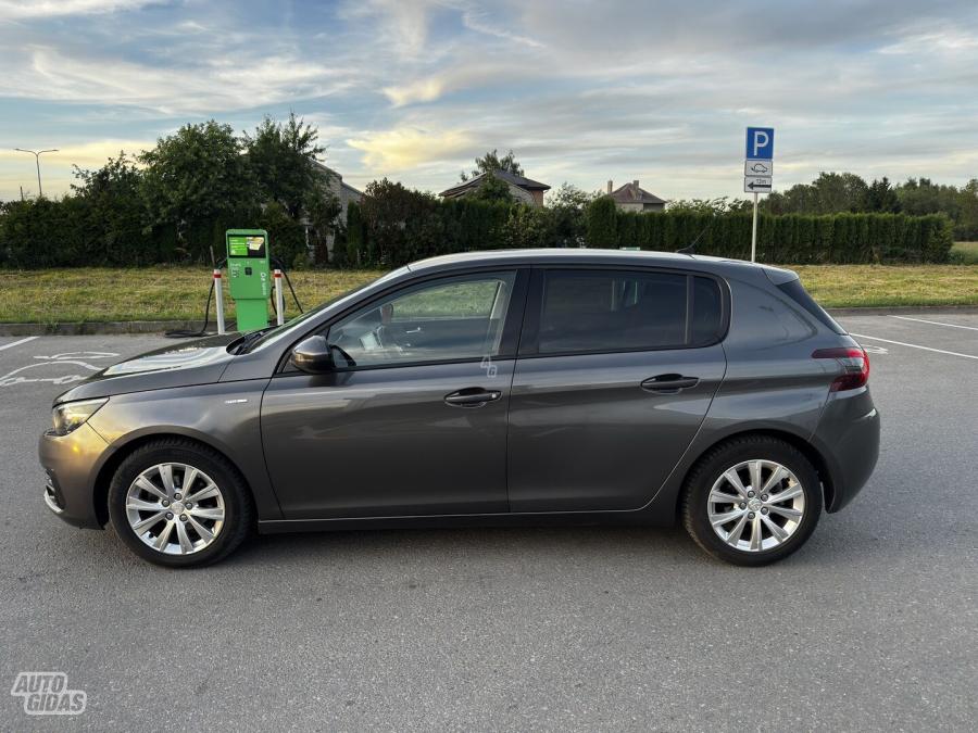 Grey Peugeot 308 2018 in Taurage, with an engine capacity of 1.50 L and mileage of 245 thousand km for 4900 €, photo 9 on AUTOMOTO.COM.LV