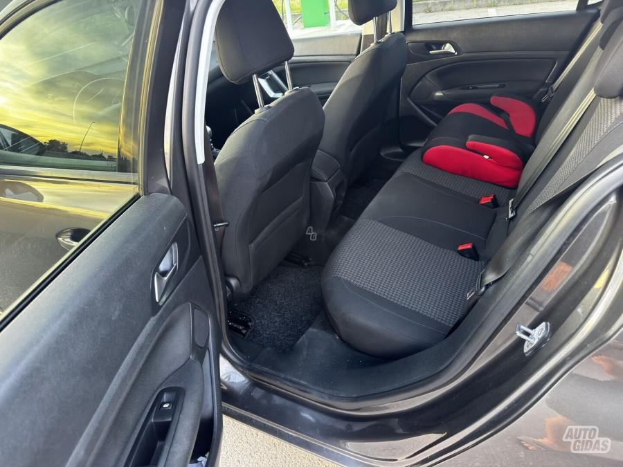 Grey Peugeot 308 2018 in Taurage, with an engine capacity of 1.50 L and mileage of 245 thousand km for 4900 €, photo 12 on AUTOMOTO.COM.LV