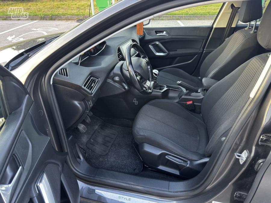 Grey Peugeot 308 2018 in Taurage, with an engine capacity of 1.50 L and mileage of 245 thousand km for 4900 €, photo 13 on AUTOMOTO.COM.LV