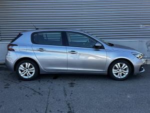 Pelēks Peugeot 308 2018 Rīga, ar dzinēja tilpumu 1.20 L un nobraukumu 76 tūkst. km par 6900 €, foto 7 vietnē AUTOMOTO.COM.LV