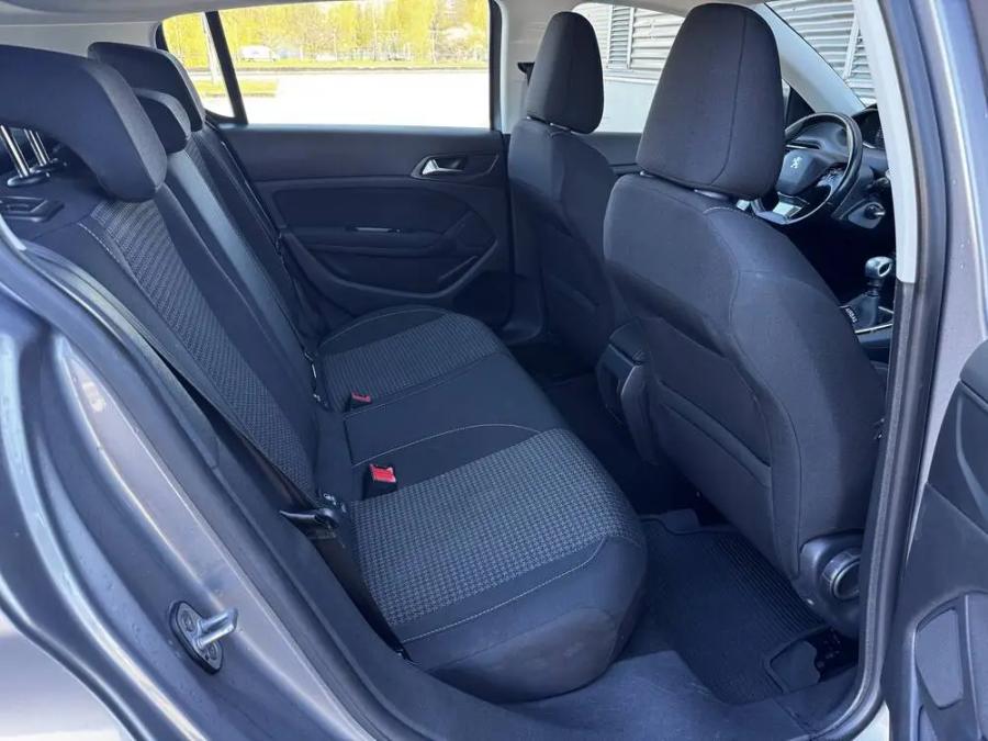 Pelēks Peugeot 308 2018 Rīga, ar dzinēja tilpumu 1.20 L un nobraukumu 76 tūkst. km par 6900 €, foto 12 vietnē AUTOMOTO.COM.LV