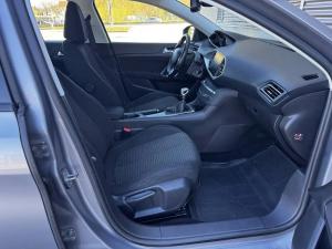 Pelēks Peugeot 308 2018 Rīga, ar dzinēja tilpumu 1.20 L un nobraukumu 76 tūkst. km par 6900 €, foto 13 vietnē AUTOMOTO.COM.LV
