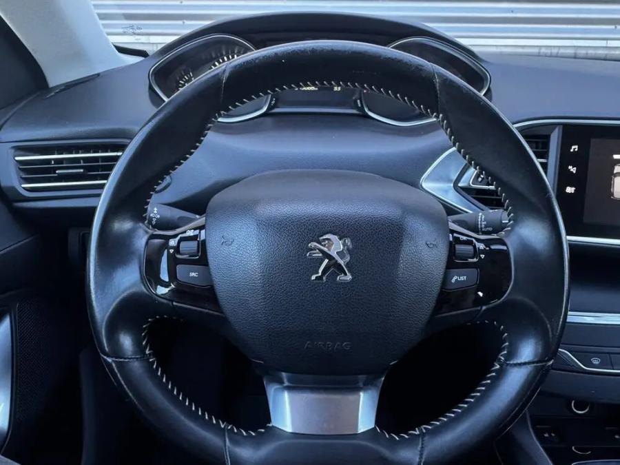 Pelēks Peugeot 308 2018 Rīga, ar dzinēja tilpumu 1.20 L un nobraukumu 76 tūkst. km par 6900 €, foto 15 vietnē AUTOMOTO.COM.LV