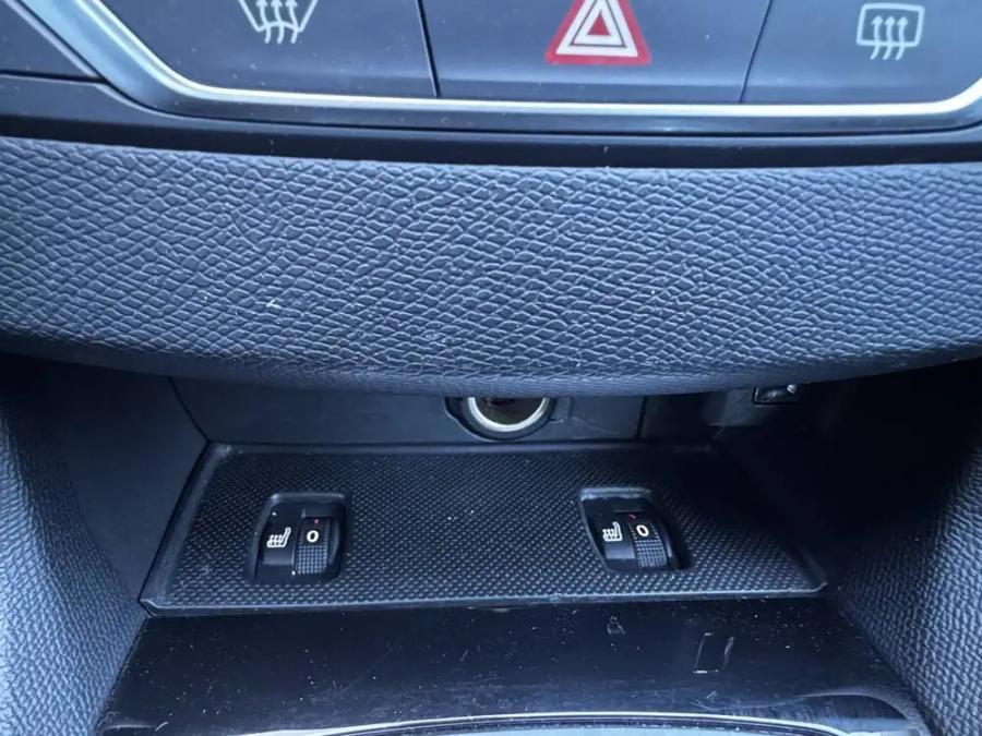 Pelēks Peugeot 308 2018 Rīga, ar dzinēja tilpumu 1.20 L un nobraukumu 76 tūkst. km par 6900 €, foto 22 vietnē AUTOMOTO.COM.LV