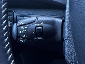 Pelēks Peugeot 308 2018 Rīga, ar dzinēja tilpumu 1.20 L un nobraukumu 76 tūkst. km par 6900 €, foto 23 vietnē AUTOMOTO.COM.LV