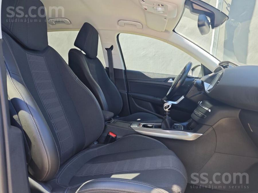 Pelēks Peugeot 308 2018 Ogre, ar dzinēja tilpumu 1.20 L un nobraukumu 107 tūkst. km par 7400 €, foto 11 vietnē AUTOMOTO.COM.LV
