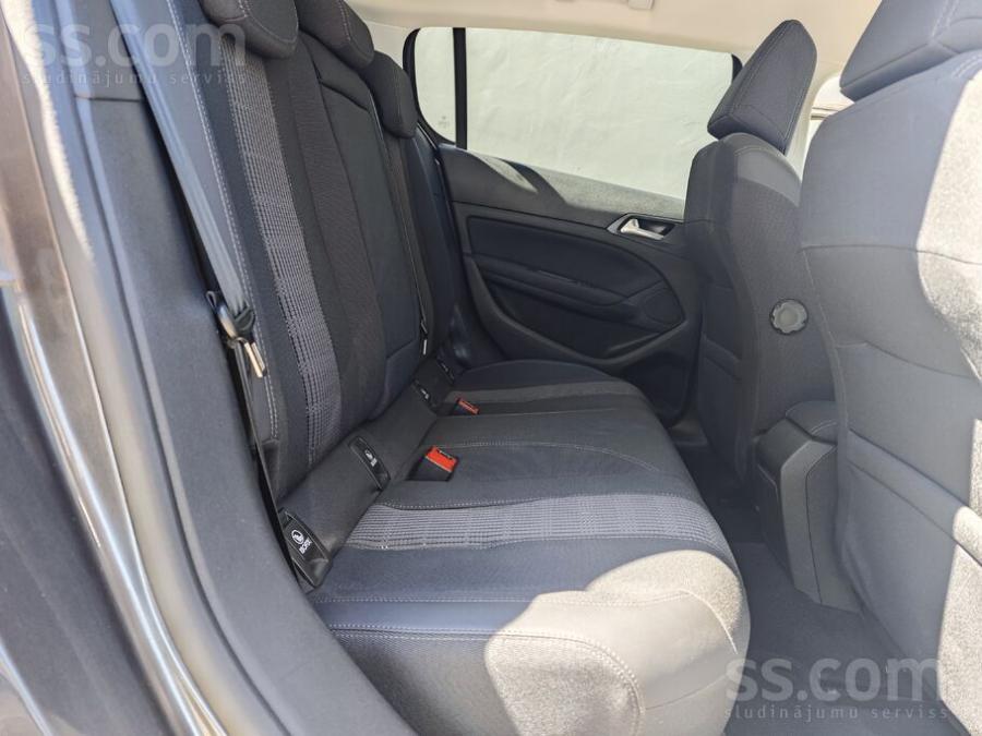 Pelēks Peugeot 308 2018 Ogre, ar dzinēja tilpumu 1.20 L un nobraukumu 107 tūkst. km par 7400 €, foto 12 vietnē AUTOMOTO.COM.LV
