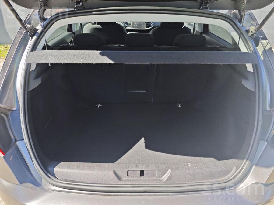 Pelēks Peugeot 308 2018 Ogre, ar dzinēja tilpumu 1.20 L un nobraukumu 107 tūkst. km par 7400 €, foto 13 vietnē AUTOMOTO.COM.LV