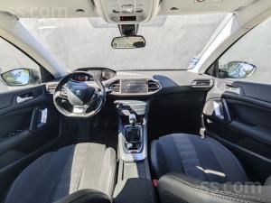 Pelēks Peugeot 308 2018 Ogre, ar dzinēja tilpumu 1.20 L un nobraukumu 107 tūkst. km par 7400 €, foto 14 vietnē AUTOMOTO.COM.LV
