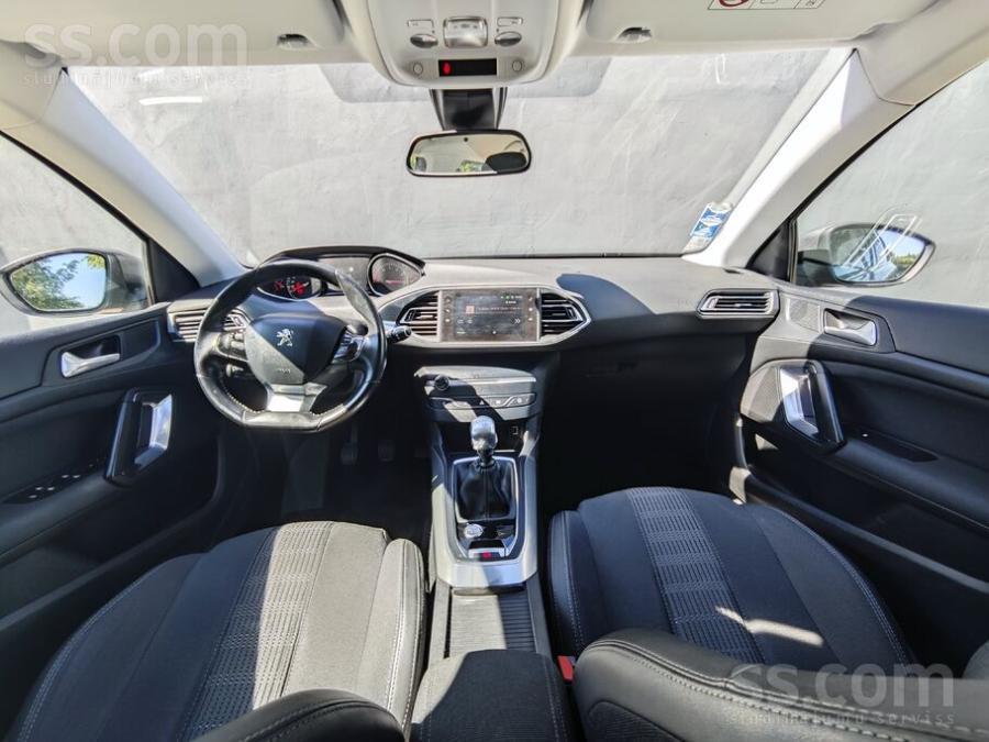 Pelēks Peugeot 308 2018 Ogre, ar dzinēja tilpumu 1.20 L un nobraukumu 107 tūkst. km par 7400 €, foto 14 vietnē AUTOMOTO.COM.LV