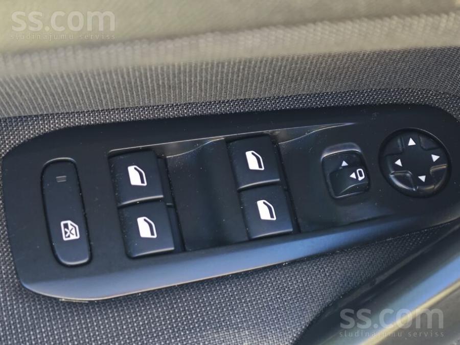 Pelēks Peugeot 308 2018 Ogre, ar dzinēja tilpumu 1.20 L un nobraukumu 107 tūkst. km par 7400 €, foto 15 vietnē AUTOMOTO.COM.LV