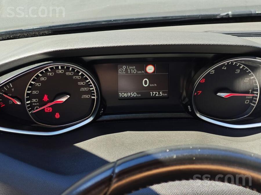 Pelēks Peugeot 308 2018 Ogre, ar dzinēja tilpumu 1.20 L un nobraukumu 107 tūkst. km par 7400 €, foto 17 vietnē AUTOMOTO.COM.LV