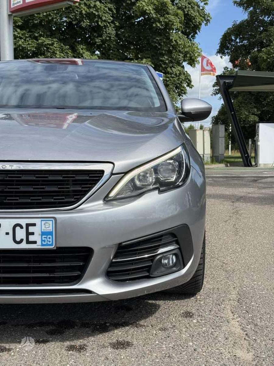 Grey Peugeot 308 2018 in Taurage, with an engine capacity of 1.50 L and mileage of 180 thousand km for 6799 €, photo 7 on AUTOMOTO.COM.LV
