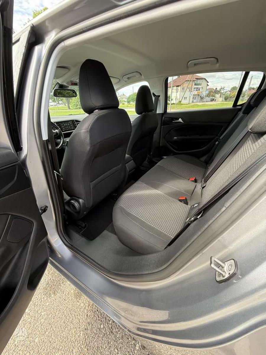 Grey Peugeot 308 2018 in Taurage, with an engine capacity of 1.50 L and mileage of 180 thousand km for 6799 €, photo 14 on AUTOMOTO.COM.LV