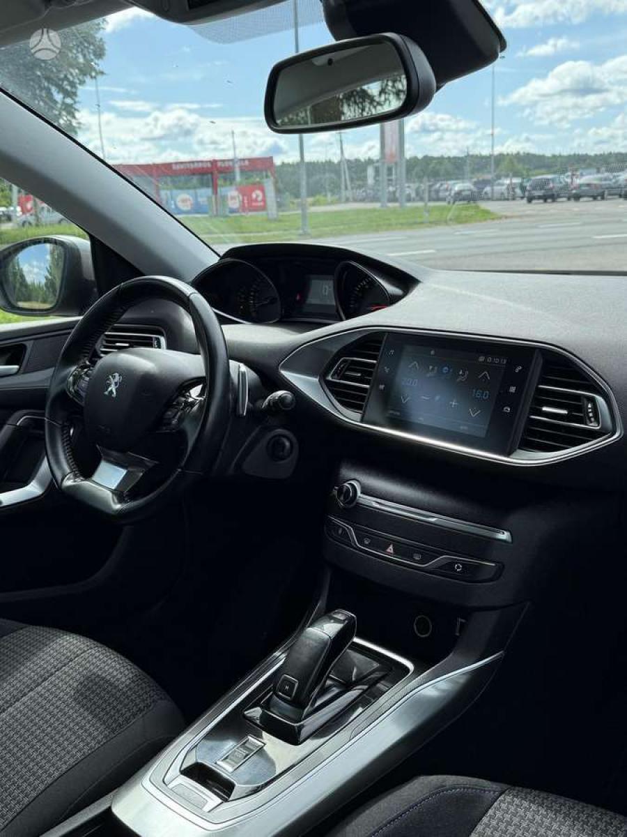 Grey Peugeot 308 2018 in Taurage, with an engine capacity of 1.50 L and mileage of 180 thousand km for 6799 €, photo 15 on AUTOMOTO.COM.LV