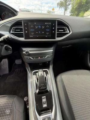 Grey Peugeot 308 2018 in Taurage, with an engine capacity of 1.50 L and mileage of 180 thousand km for 6799 €, photo 18 on AUTOMOTO.COM.LV