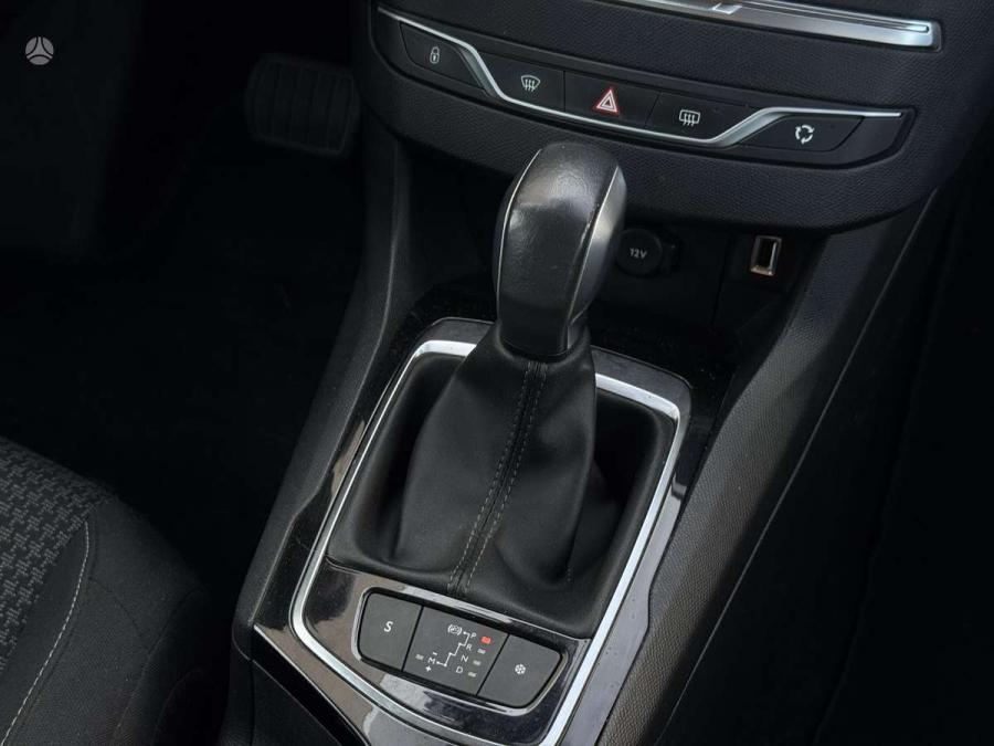 Grey Peugeot 308 2018 in Klaipeda, with an engine capacity of 1.56 L and mileage of 195 thousand km for 6900 €, photo 50 on AUTOMOTO.COM.LV