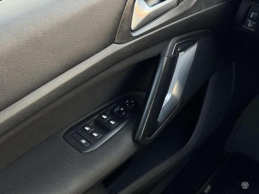 Grey Peugeot 308 2018 in Klaipeda, with an engine capacity of 1.56 L and mileage of 195 thousand km for 6900 €, photo 56 on AUTOMOTO.COM.LV