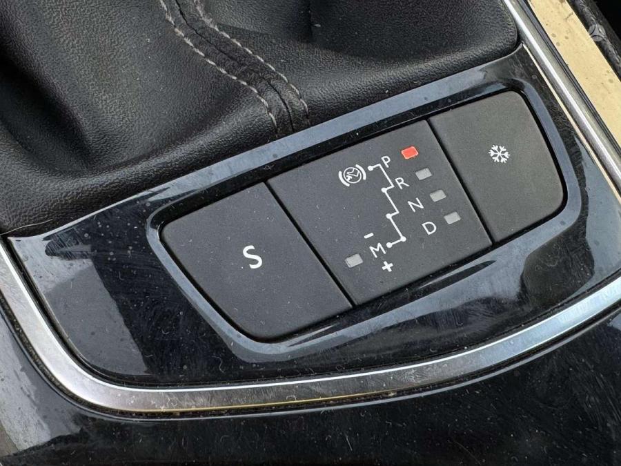 Grey Peugeot 308 2018 in Klaipeda, with an engine capacity of 1.56 L and mileage of 195 thousand km for 6900 €, photo 53 on AUTOMOTO.COM.LV
