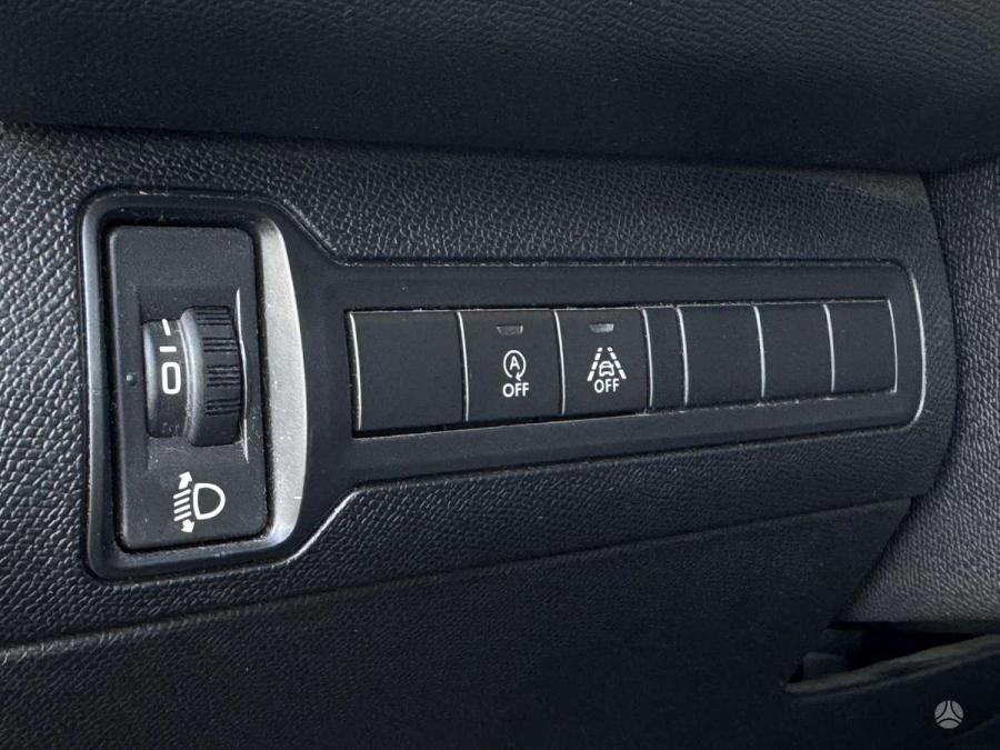 Grey Peugeot 308 2018 in Klaipeda, with an engine capacity of 1.56 L and mileage of 195 thousand km for 6900 €, photo 55 on AUTOMOTO.COM.LV