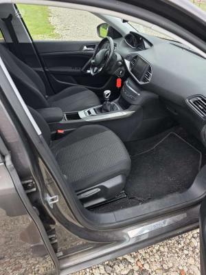 Pelēks Peugeot 308 2018 Tauragė, ar dzinēja tilpumu 1.20 L un nobraukumu 167 tūkst. km par 4000 €, foto 6 vietnē AUTOMOTO.COM.LV