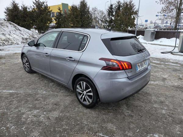 Grey Peugeot 308 2019 in Taurage, with an engine capacity of 1.50 L and mileage of 200 thousand km for 5950 €, photo 4 on AUTOMOTO.COM.LV
