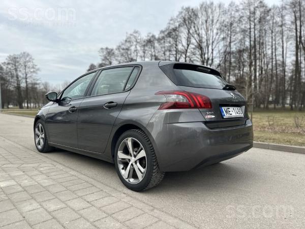 Grey Peugeot 308 2019 in Riga, with an engine capacity of 1.50 L and mileage of 180 thousand km for 6195 €, photo 3 on AUTOMOTO.COM.LV