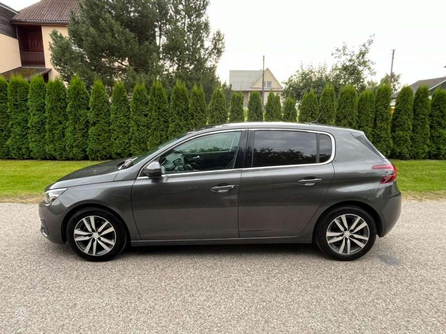 Pelēks Peugeot 308 2019 Utena, ar dzinēja tilpumu 1.20 L un nobraukumu 162 tūkst. km par 6250 €, foto 4 vietnē AUTOMOTO.COM.LV