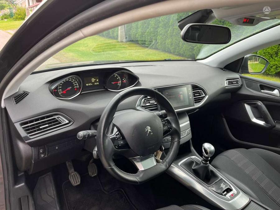 Pelēks Peugeot 308 2019 Utena, ar dzinēja tilpumu 1.20 L un nobraukumu 162 tūkst. km par 6250 €, foto 15 vietnē AUTOMOTO.COM.LV