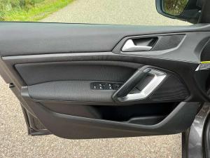 Pelēks Peugeot 308 2019 Utena, ar dzinēja tilpumu 1.20 L un nobraukumu 162 tūkst. km par 6250 €, foto 16 vietnē AUTOMOTO.COM.LV
