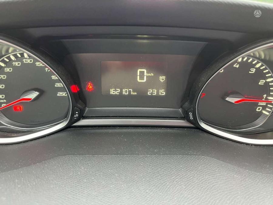 Pelēks Peugeot 308 2019 Utena, ar dzinēja tilpumu 1.20 L un nobraukumu 162 tūkst. km par 6250 €, foto 23 vietnē AUTOMOTO.COM.LV