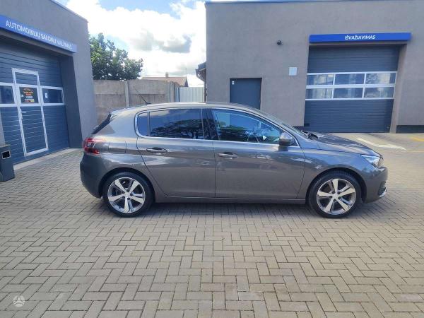 Peugeot 308 2019 in Taurage on AUTOMOTO.COM.LV Grey Peugeot 308 2019 in Taurage, with an engine capacity of 1.20 L and mileage of 119 thousand km for 6600 €, photo 4 on AUTOMOTO.COM.LV