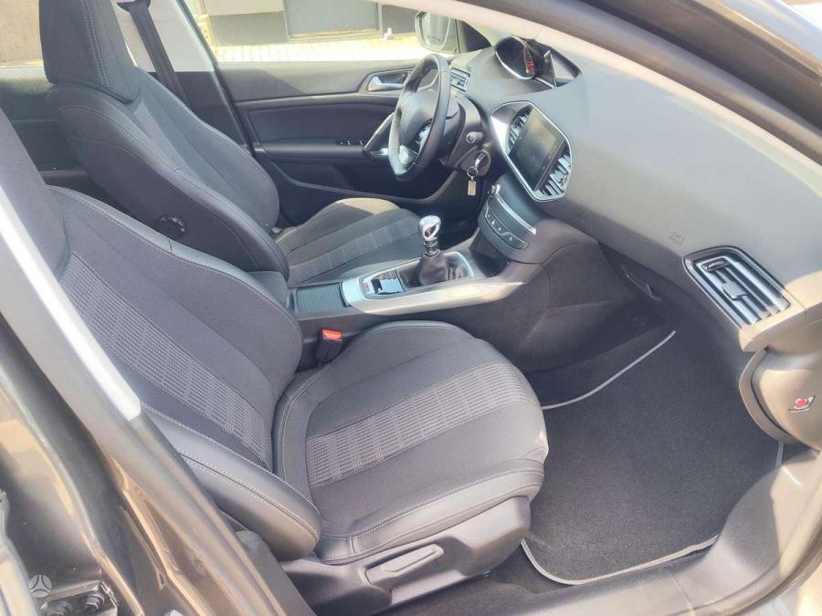 Pelēks Peugeot 308 2019 Tauragė, ar dzinēja tilpumu 1.20 L un nobraukumu 119 tūkst. km par 6600 €, foto 13 vietnē AUTOMOTO.COM.LV