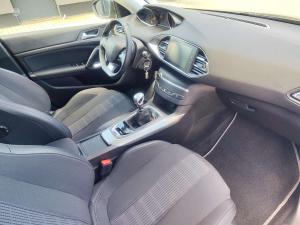 Pelēks Peugeot 308 2019 Tauragė, ar dzinēja tilpumu 1.20 L un nobraukumu 119 tūkst. km par 6600 €, foto 14 vietnē AUTOMOTO.COM.LV