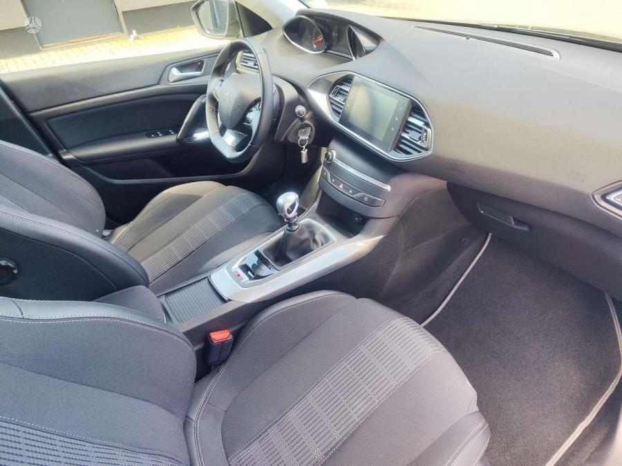 Pelēks Peugeot 308 2019 Tauragė, ar dzinēja tilpumu 1.20 L un nobraukumu 119 tūkst. km par 6600 €, foto 14 vietnē AUTOMOTO.COM.LV