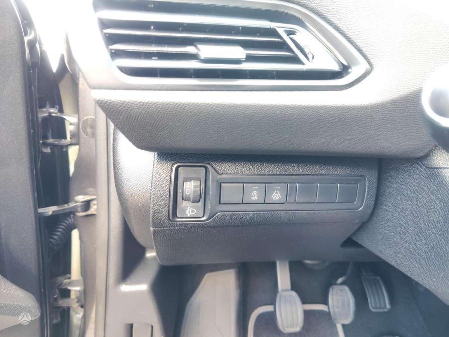 Pelēks Peugeot 308 2019 Tauragė, ar dzinēja tilpumu 1.20 L un nobraukumu 119 tūkst. km par 6600 €, foto 19 vietnē AUTOMOTO.COM.LV