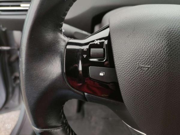 Grey Peugeot 308 2020 in Klaipeda, with an engine capacity of 1.20 L and mileage of 117 thousand km for 3793 €, photo 11 on AUTOMOTO.COM.LV