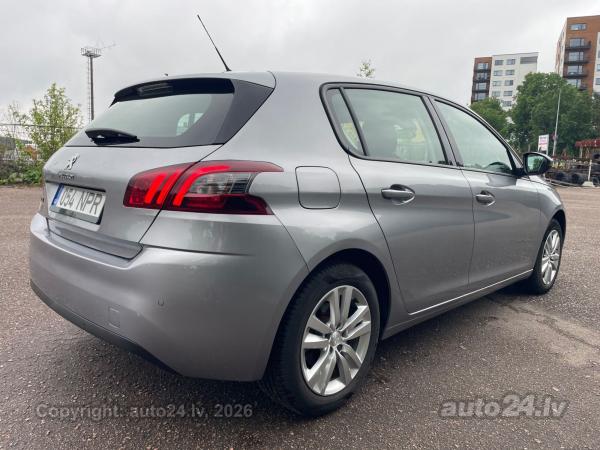 Pelēks Peugeot 308 2020 Tallina, ar dzinēja tilpumu 1.50 L un nobraukumu 104 tūkst. km par 9990 €, foto 4 vietnē AUTOMOTO.COM.LV