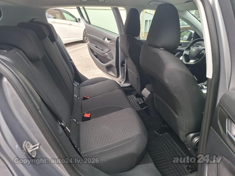 Pelēks Peugeot 308 2020 Tallina, ar dzinēja tilpumu 1.50 L un nobraukumu 103 tūkst. km par 9990 €, foto 16 vietnē AUTOMOTO.COM.LV