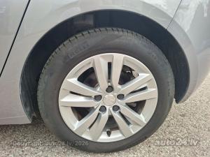 Pelēks Peugeot 308 2020 Tallina, ar dzinēja tilpumu 1.50 L un nobraukumu 103 tūkst. km par 9990 €, foto 21 vietnē AUTOMOTO.COM.LV