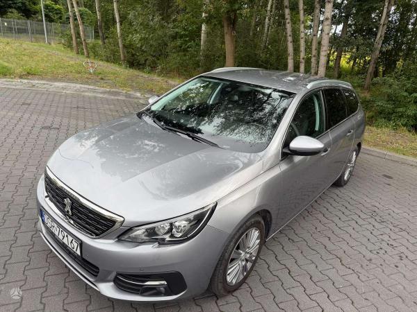 Peugeot 308 2020 in Vilnius on AUTOMOTO.COM.LV Grey Peugeot 308 2020 in Vilnius, with an engine capacity of 1.50 L and mileage of 182 thousand km for 7900 €, photo 7 on AUTOMOTO.COM.LV