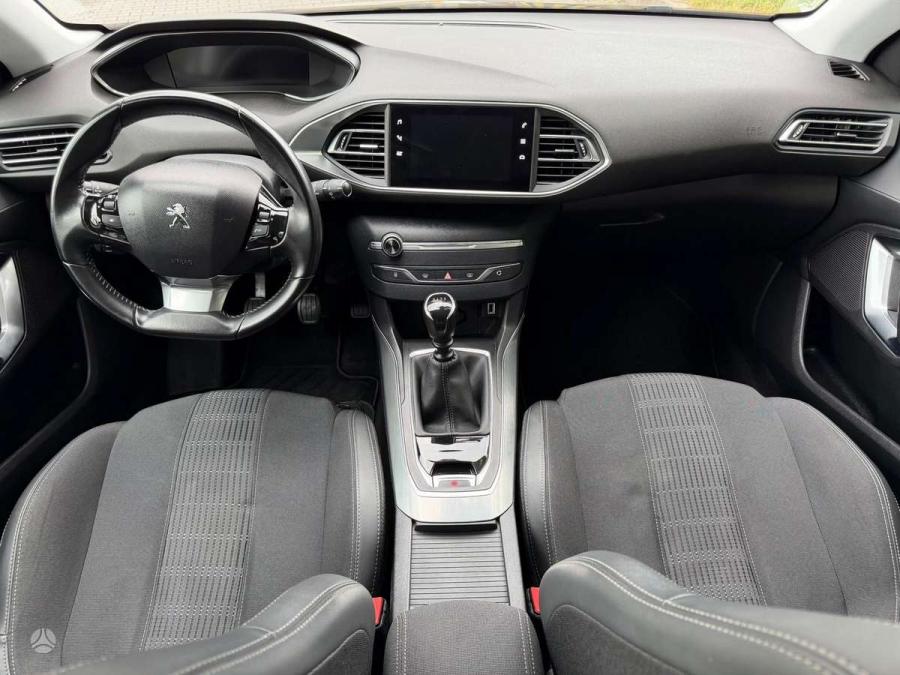 Pelēks Peugeot 308 2020 Viļņa, ar dzinēja tilpumu 1.50 L un nobraukumu 182 tūkst. km par 7900 €, foto 17 vietnē AUTOMOTO.COM.LV