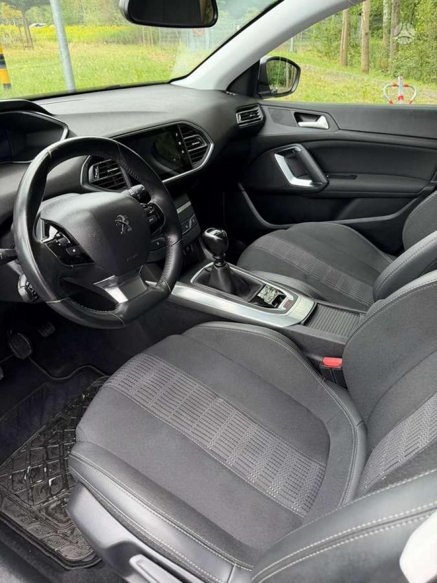 Pelēks Peugeot 308 2020 Viļņa, ar dzinēja tilpumu 1.50 L un nobraukumu 182 tūkst. km par 7900 €, foto 21 vietnē AUTOMOTO.COM.LV