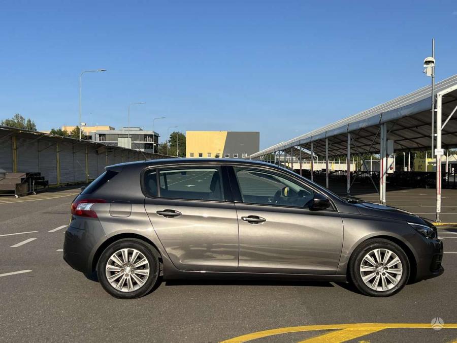 Grey Peugeot 308 2021 in Kaunas, with an engine capacity of 1.20 L and mileage of 132 thousand km for 5900 €, photo 3 on AUTOMOTO.COM.LV