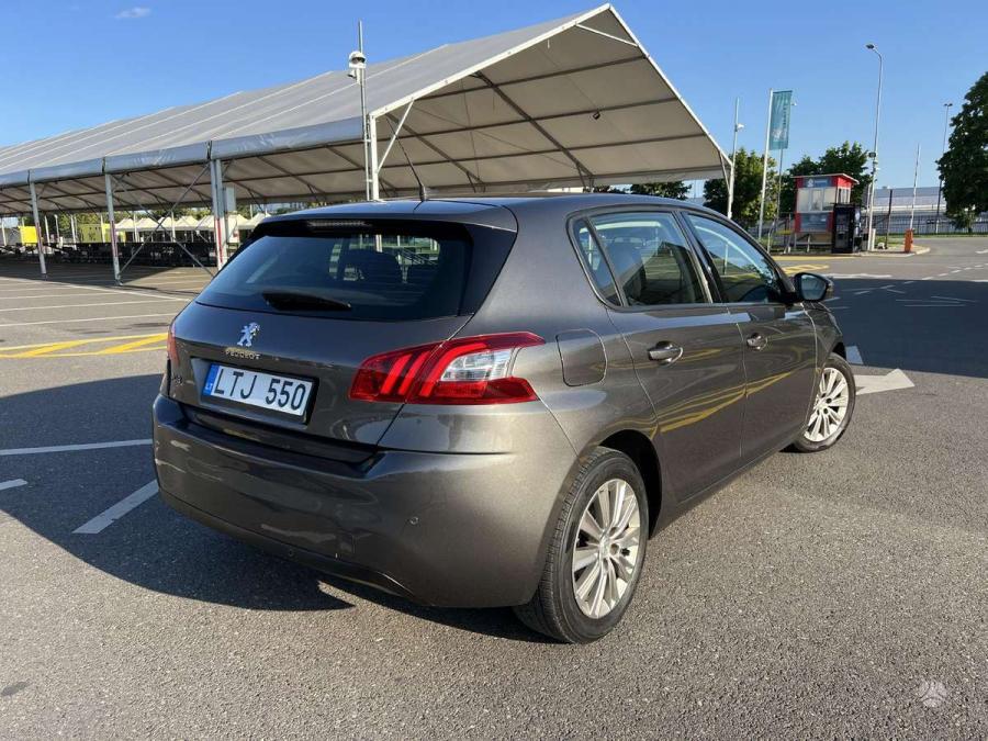 Grey Peugeot 308 2021 in Kaunas, with an engine capacity of 1.20 L and mileage of 132 thousand km for 5900 €, photo 4 on AUTOMOTO.COM.LV