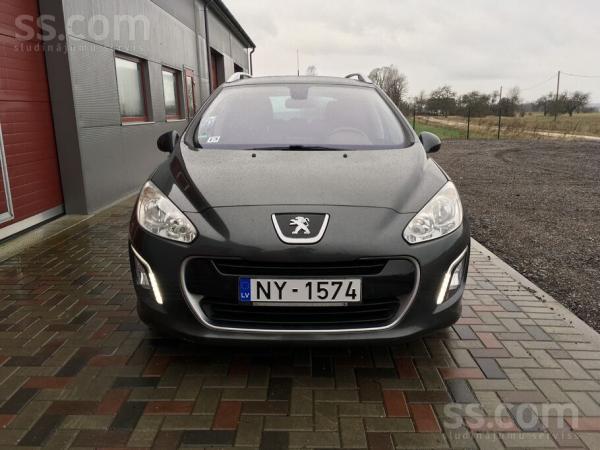 Grey Peugeot 308 2013 in Talsi, with an engine capacity of 1.60 L and mileage of 231 thousand km for 3999 €, photo 8 on AUTOMOTO.COM.LV