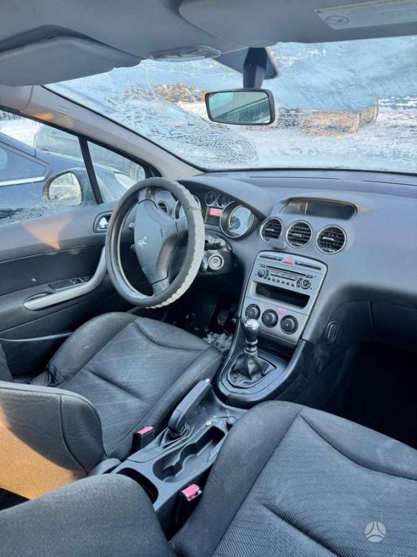 Pelēks Peugeot 308 2008 Panevēža, ar dzinēja tilpumu 1.60 L un nobraukumu 290 tūkst. km par 1650 €, foto 4 vietnē AUTOMOTO.COM.LV