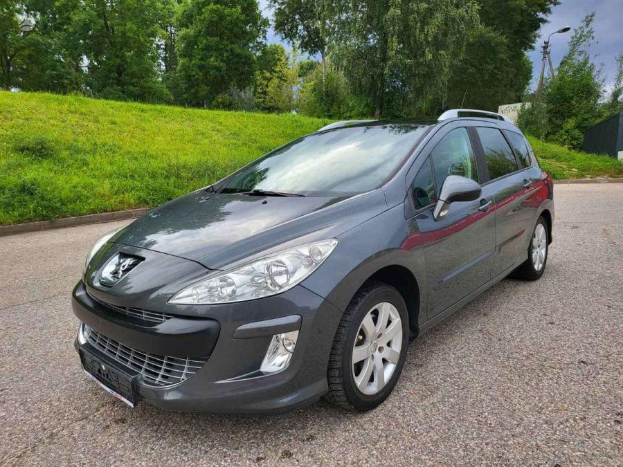 Grey Peugeot 308 2008 in Alytus, with an engine capacity of 1.60 L and mileage of 201 thousand km for 2460 €, photo 1 on AUTOMOTO.COM.LV
