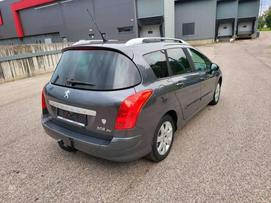 Grey Peugeot 308 2008 in Alytus, with an engine capacity of 1.60 L and mileage of 201 thousand km for 2460 €, photo 5 on AUTOMOTO.COM.LV