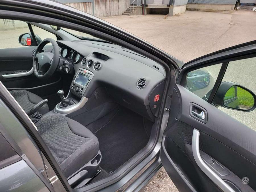 Grey Peugeot 308 2008 in Alytus, with an engine capacity of 1.60 L and mileage of 201 thousand km for 2460 €, photo 9 on AUTOMOTO.COM.LV